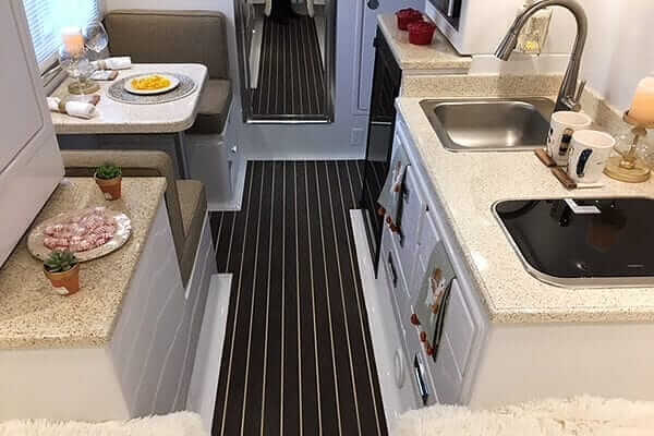 Camper Trailers | Legacy Elite II Travel Trailers | Oliver